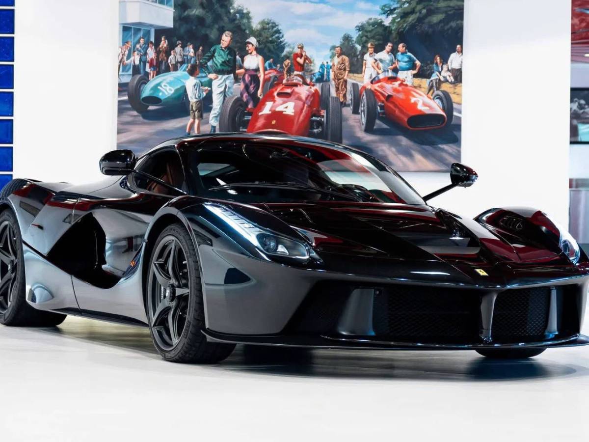 All’asta la Ferrari di Felipe Massa firmata da Montezemolo: quanto vale
