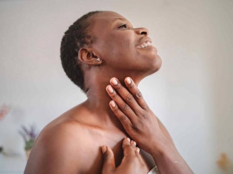 A 66-year-old shopper says their neck looks so much smoother after ...