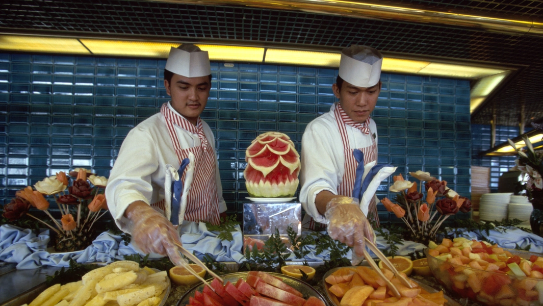 14 surprising cruise buffet facts