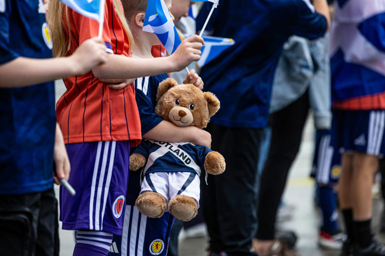 In pictures: Scotland stars depart for World Cup amid fanfare and bagpipes