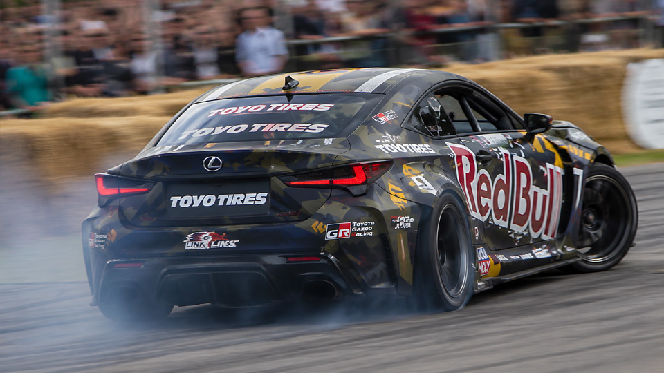 Lexus RC-F Katana mit 2JZ-Umbau zerstört Reifen in Goodwood