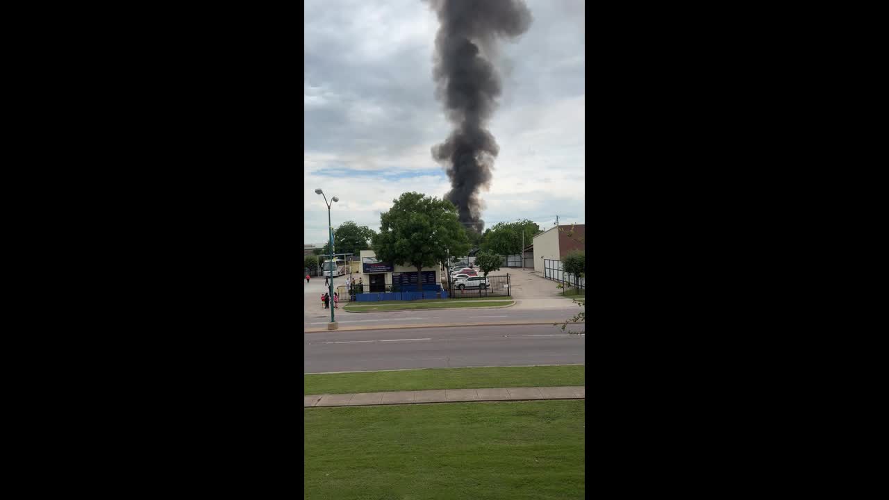 Gas leak explosion triggers major fire and building collapse in Dallas ...