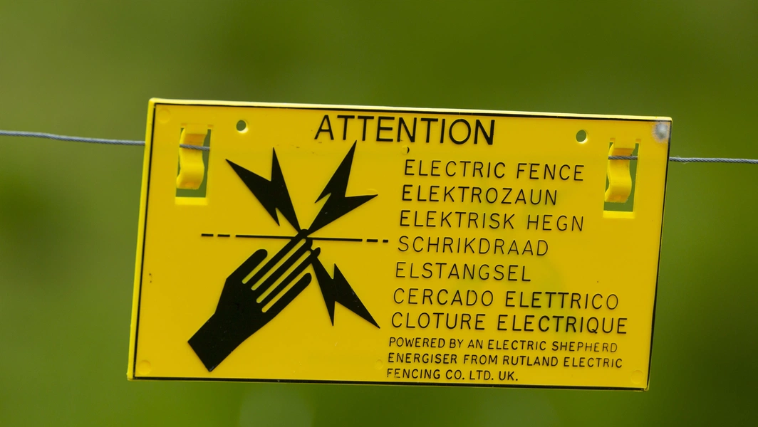 13 Unintentionally Funny Sign and Label Fails