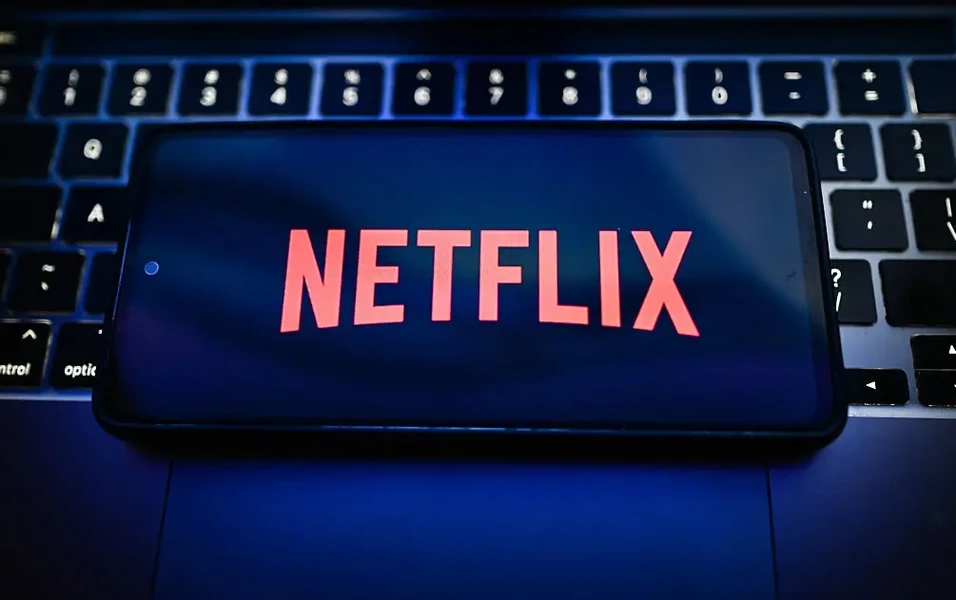 Netflix stock tumbles nearly 29% as leadership change looms