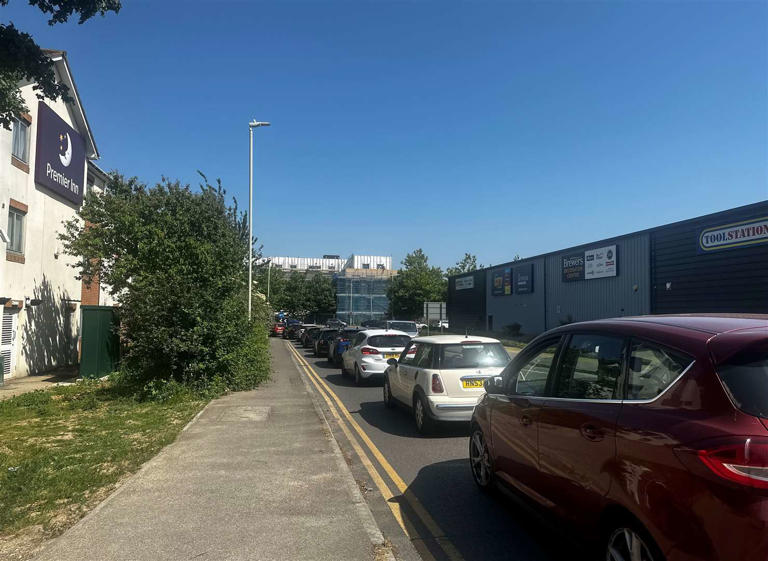 David Lloyd closes pools as hundreds of homes still without water
