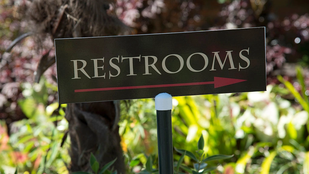 13 Unintentionally Funny Sign and Label Fails