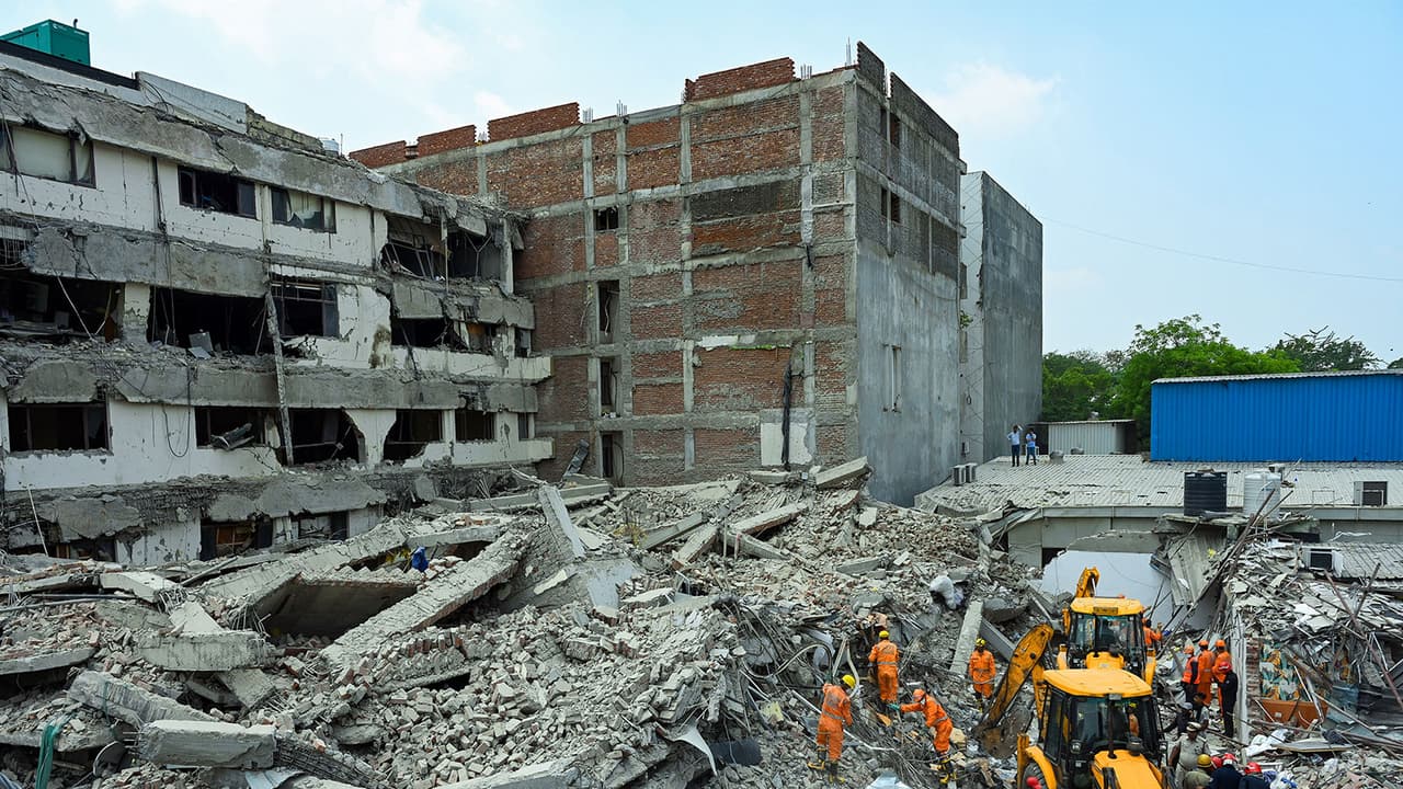Delhi building collapse: Death toll climbs to 6, MCD was warned