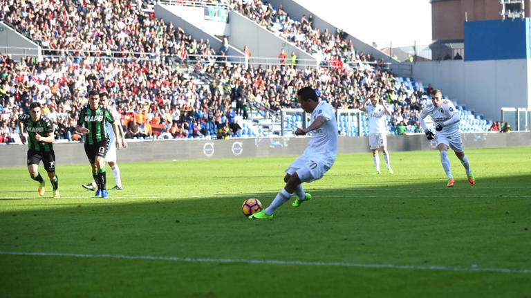 Calvarese torna sul rigore di Bacca in Sassuolo-Milan: "Sbagliai io, vi ...