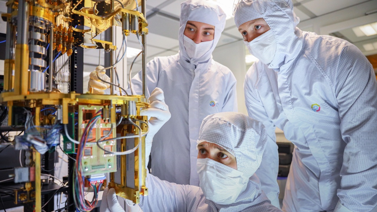 Stanford just built a quantum device that works at room temperature ...