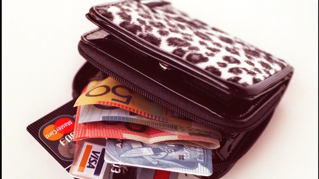 13 items you should never carry while traveling