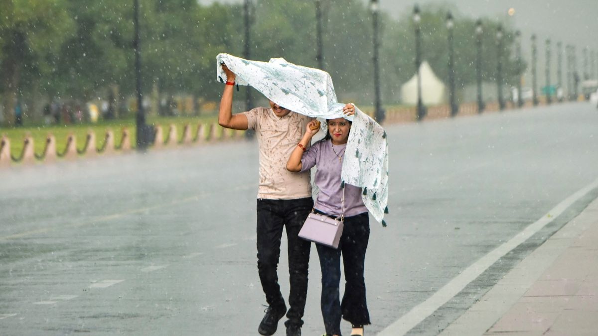 Delhi-NCR to get fierce rain tonight. Will it bring a winter-like chill?