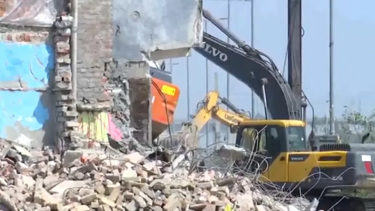 Delhi demolition drive: Bulldozers move in against 150 illegal ...
