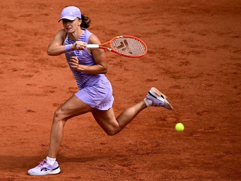Four-time champion Iga Swiatek knocked out of French Open fourth round