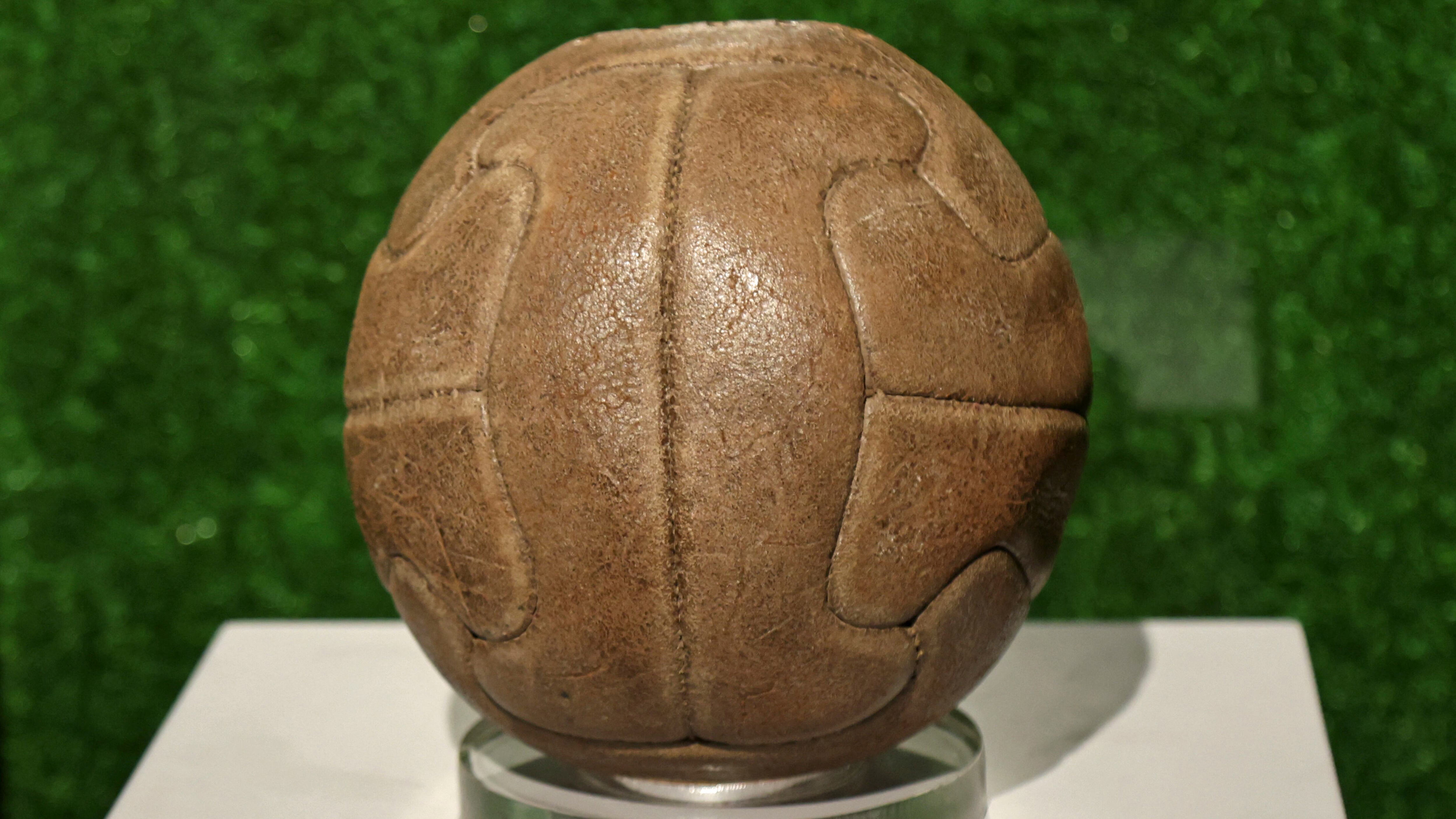 World Cup balls through the years: From leather laces to smart ...