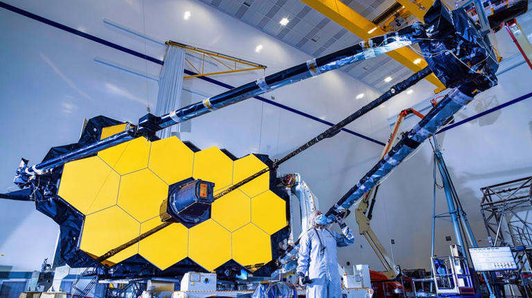 How the James Webb Space Telescope works using less power than your ...