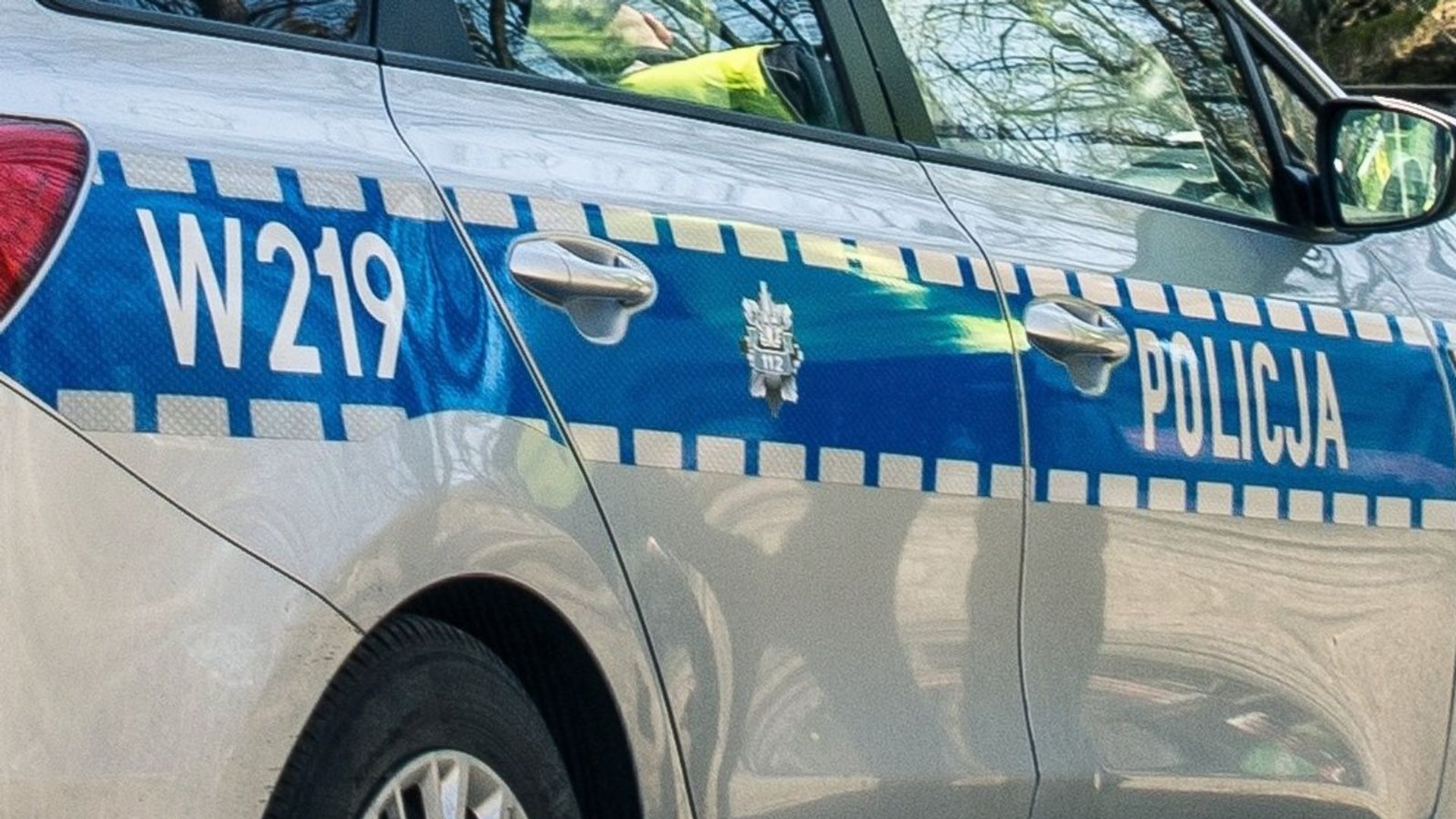 Tragiczny wypadek w woj. kujawsko-pomorskim. Auto wpadło do bagna, 2 ...