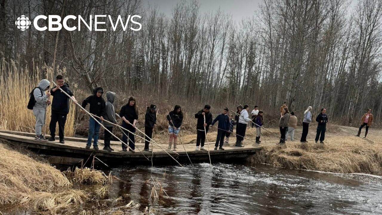 Snare fishing 101 at Clearwater River Dene School