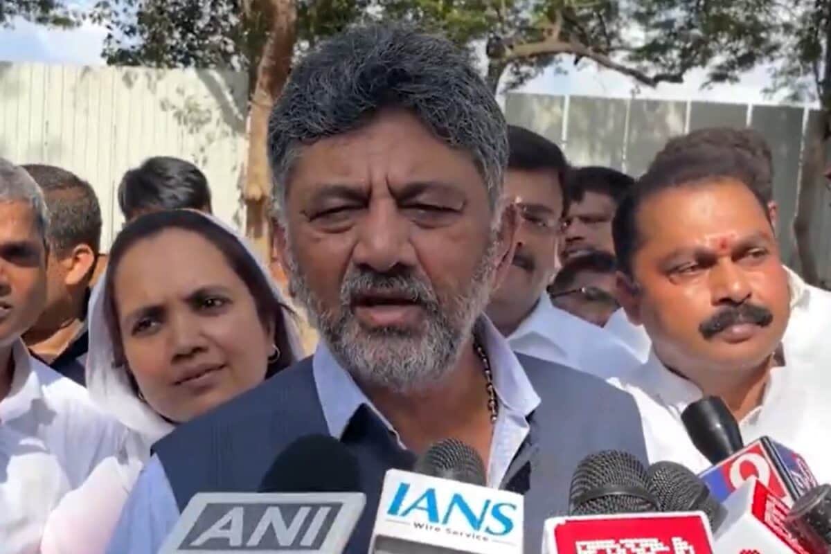 On other Congress leaders’ swearing-in, DK Shivakumar sticks to ...