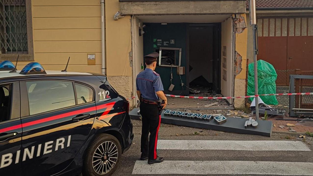 Canneto Pavese, assalto con l’esplosivo al bancomat: ladri in fuga con ...