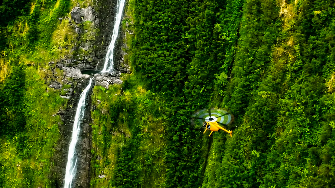 El helicóptero que descubrió una cascada oculta en lo profundo de la selva