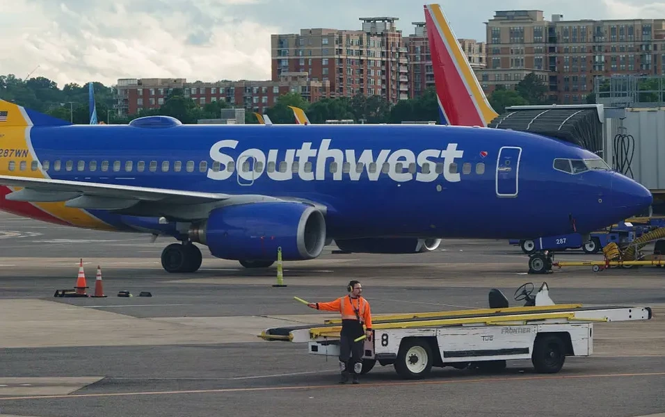 Southwest to exit O'Hare and Dulles in summer shift