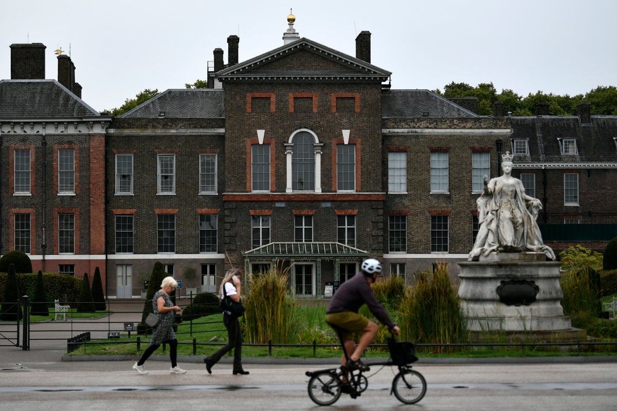 Met investigates five officers over 'inappropriate' comments