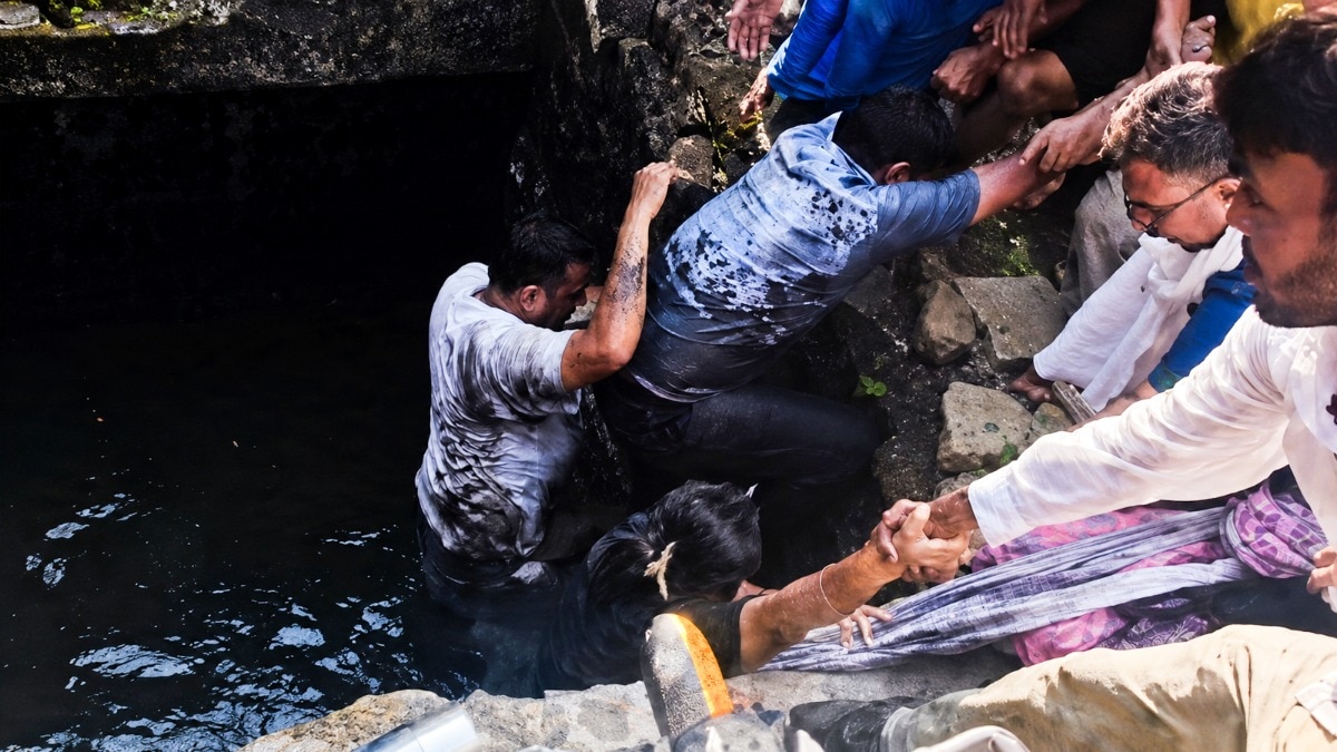 Several Kanpur BEd aspirants fall into drain after slab caves in