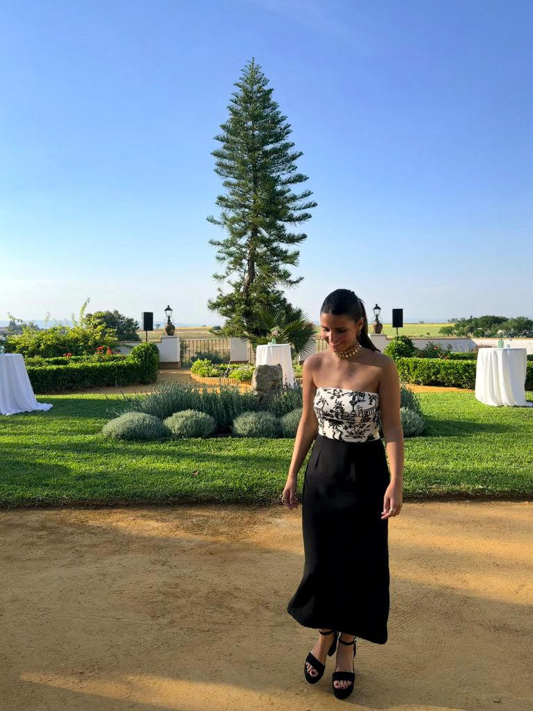 Tana Rivera deslumbra en una boda en Sevilla con el top inspirado en el ...
