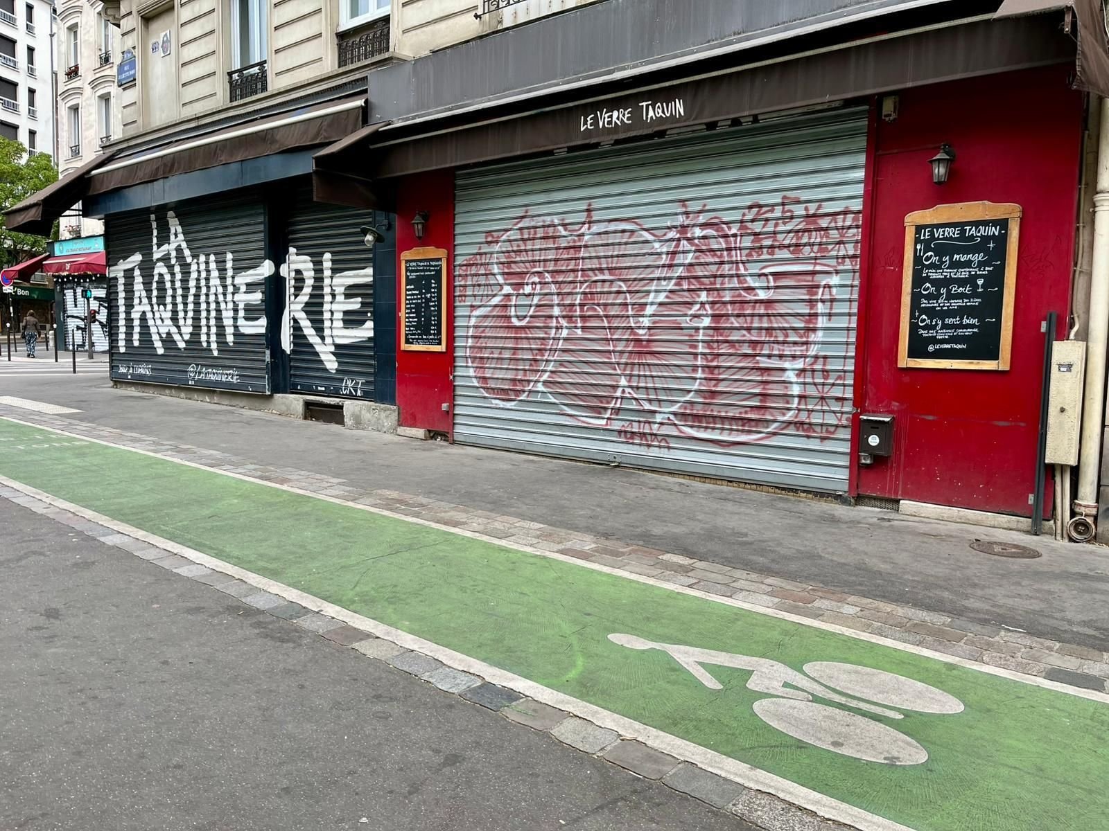 Sacre du PSG : une voiture fonce sur une terrasse, deux blessés dont un ...
