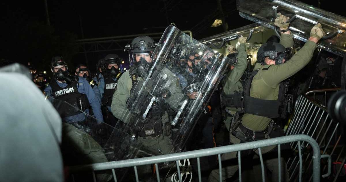 Newark imposes overnight curfew around Delaney Hall ICE detention ...