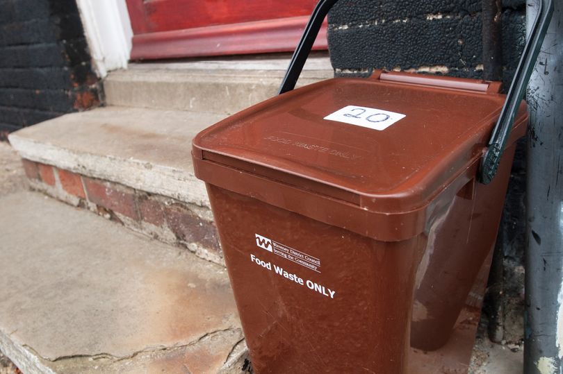 Binman shares important advice for all households with food waste caddy