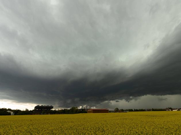 Alarmstufe Rot in Bayern: Amtliche Unwetter-Warnung für etliche Kreise ...