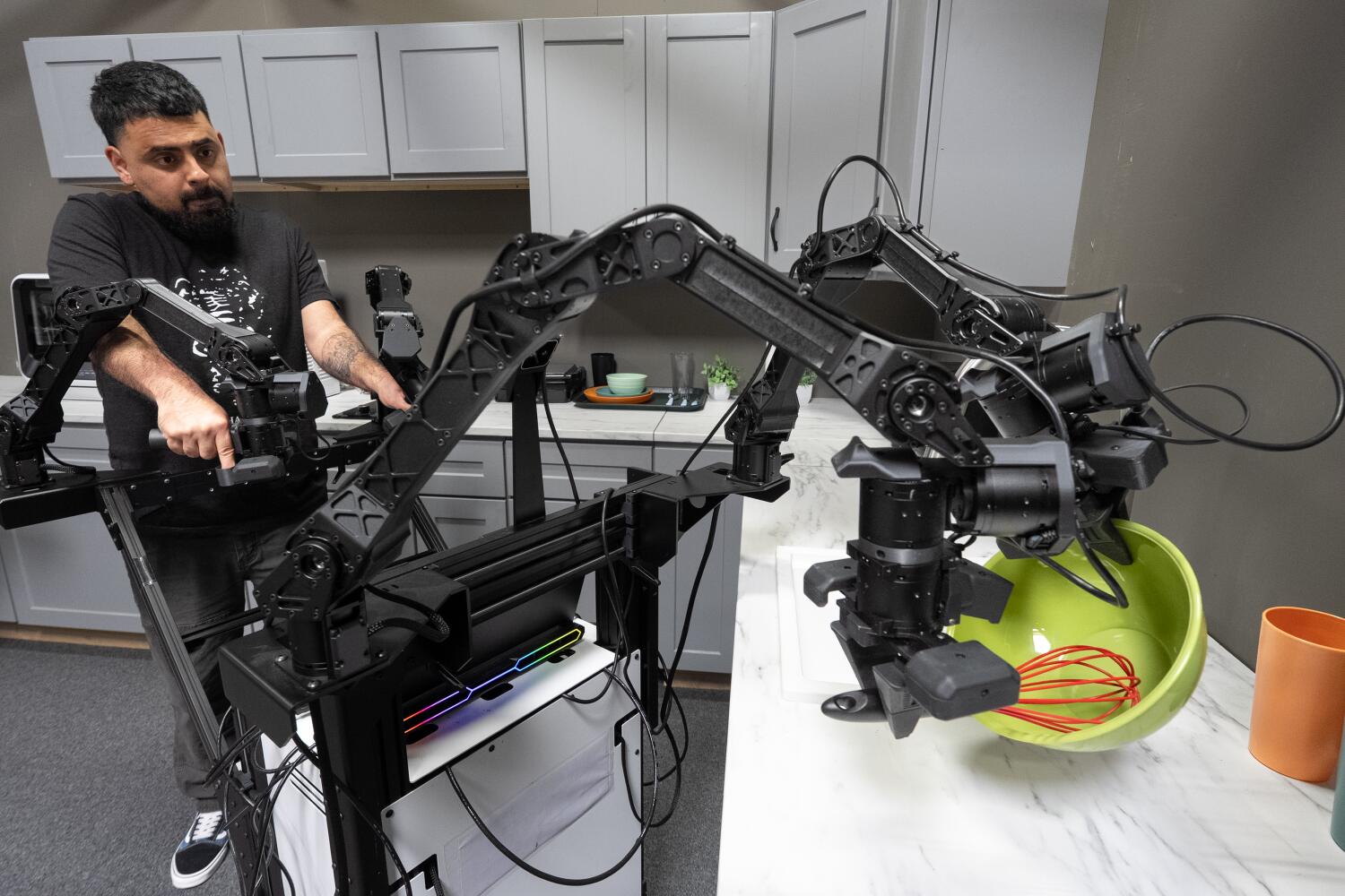 Why the puppeteers of Silicon Valley are teaching humanoid robots how ...