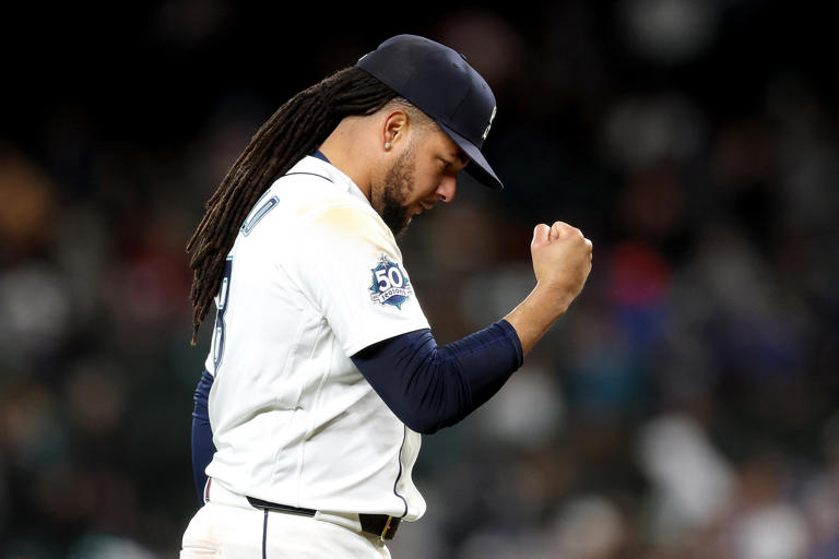 Rating takes on the Mariners pitching rotation and the controversial ...