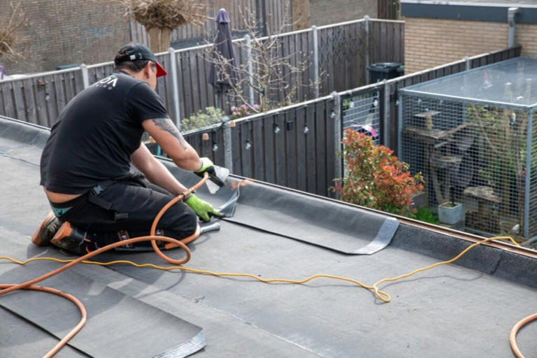 What time can builders legally start work on your neighbour’s house ...