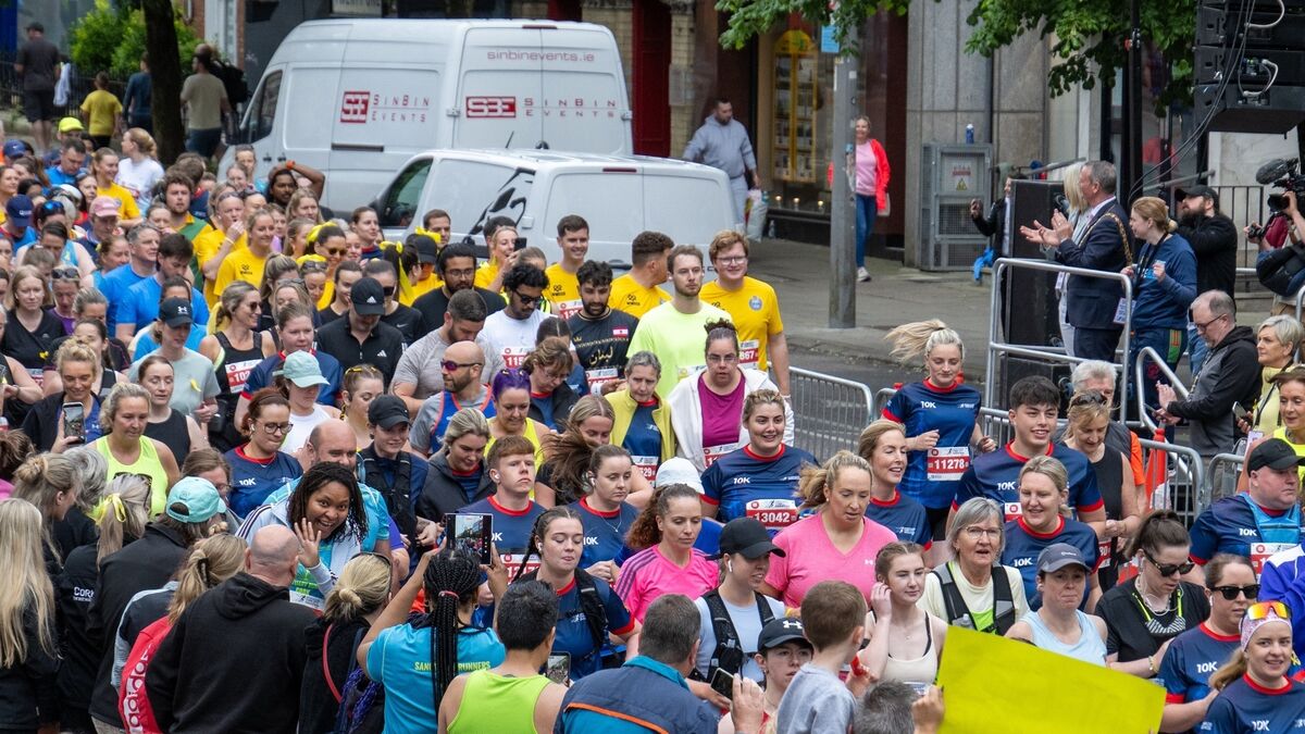 Over 12,000 runners take over Cork City as marathon underway