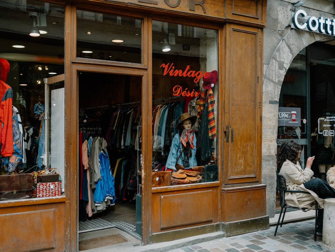 Easy styling tips to modernize vintage clothing without ruining the ...