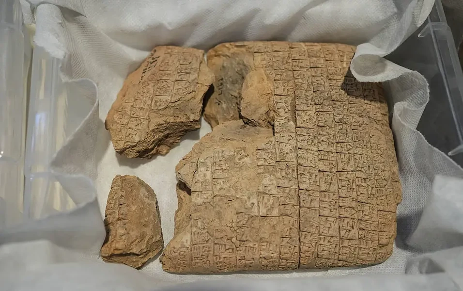 Ancient artifacts reveal math before numbers