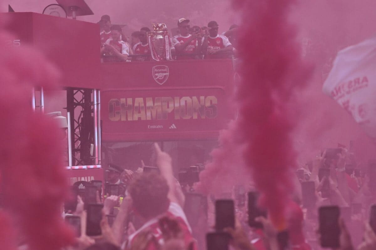 'Hero's welcome' for Arteta and co. as Gunners PL trophy parade turns ...