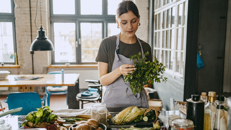 10 tips for starting your own kitchen herb garden