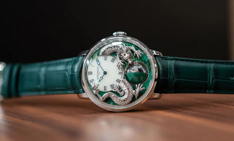 Arnold & Son Luna Magna Platinum Dragon Verdite : Une lune 3D ...