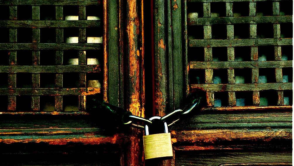 37 safety mistakes to avoid when living alone