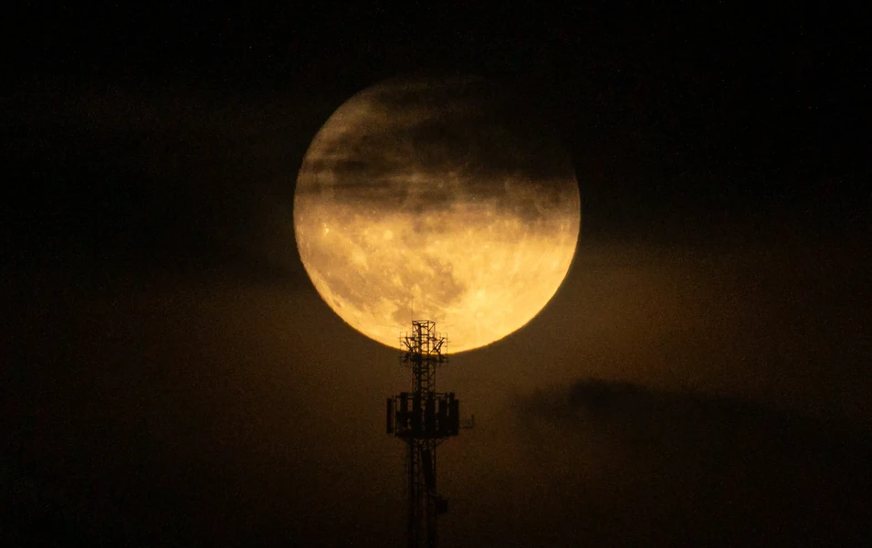 Rare blue moon to align closely with Antares