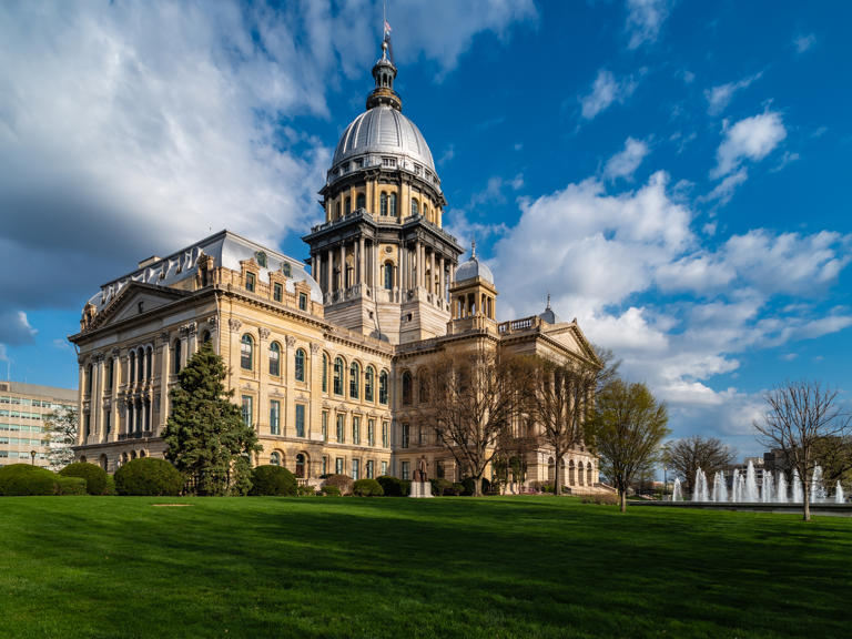 Illinois General Assembly enters final day of session with plenty to do
