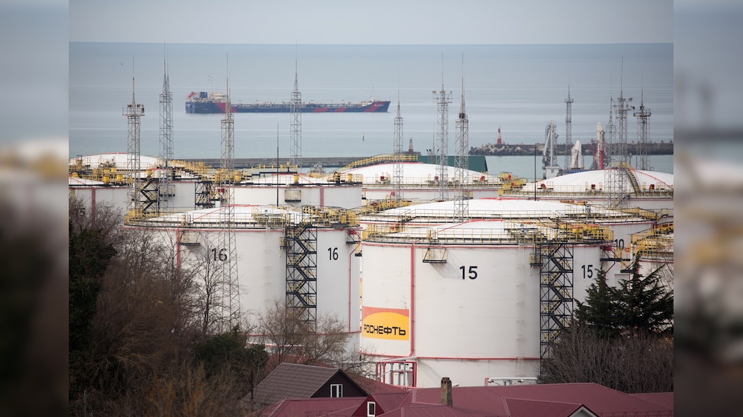 EU weighs temporary freeze on Russia oil price cap over Iran