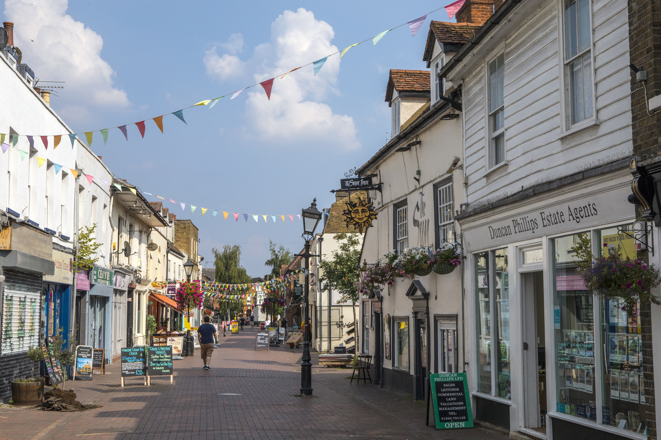Londoners are flocking to this 'magical' Essex commuter town for much ...