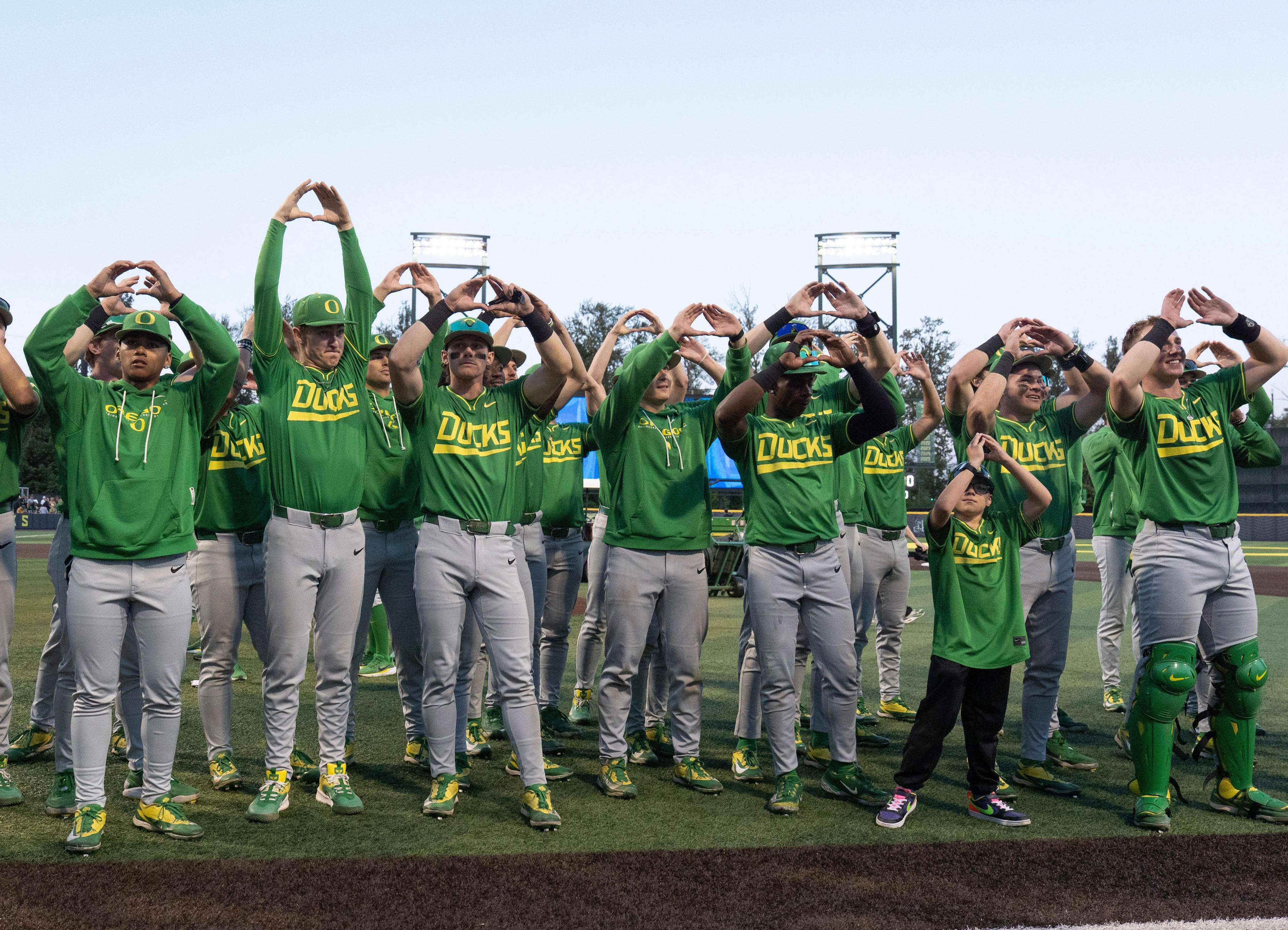 How to watch Oregon Ducks in Eugene Regional championship on Sunday