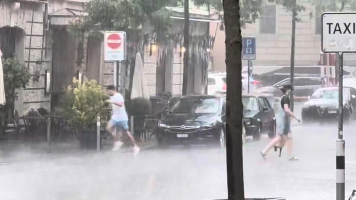Schick uns deine Bilder und Videos! Heftige Hagelgewitter ziehen über ...