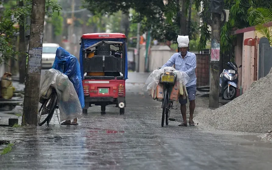 IMD tracks Bay disturbance, warns Bengal of heavy rain