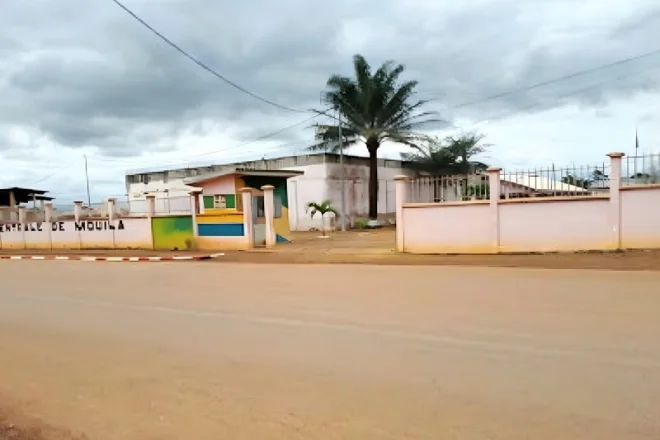 Ndendé : L'empoisonneur en série présumé qui avait fui au Congo était ...